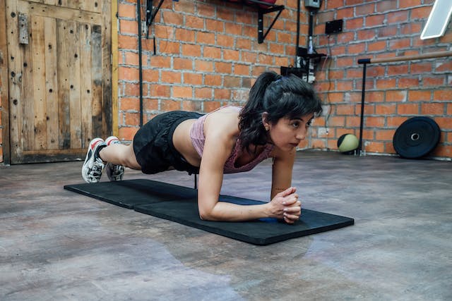 How to Perform a Plank Correctly – Vital Nutra Balance